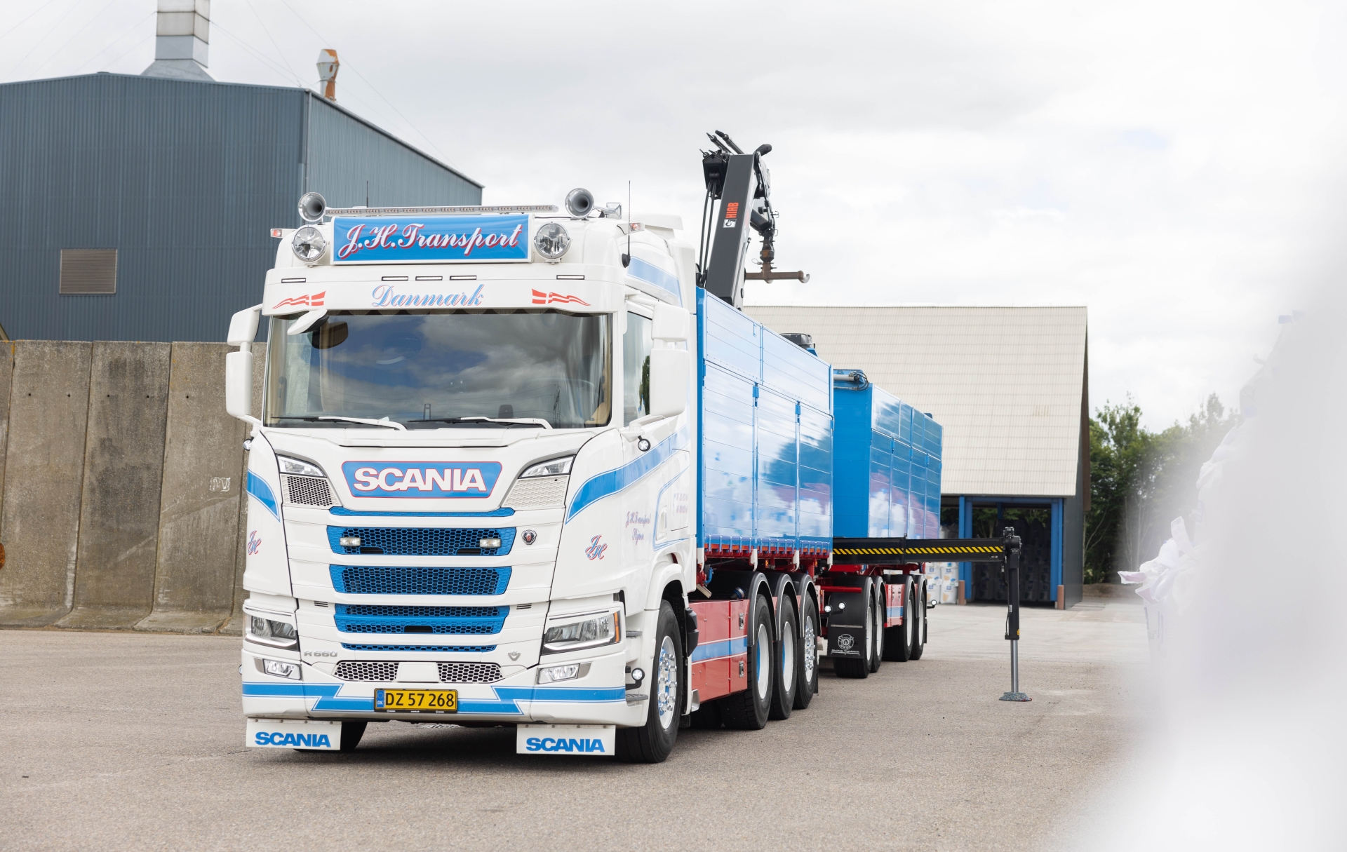 Effektiv transport og logistik med JH Transport | Kontakt os nu